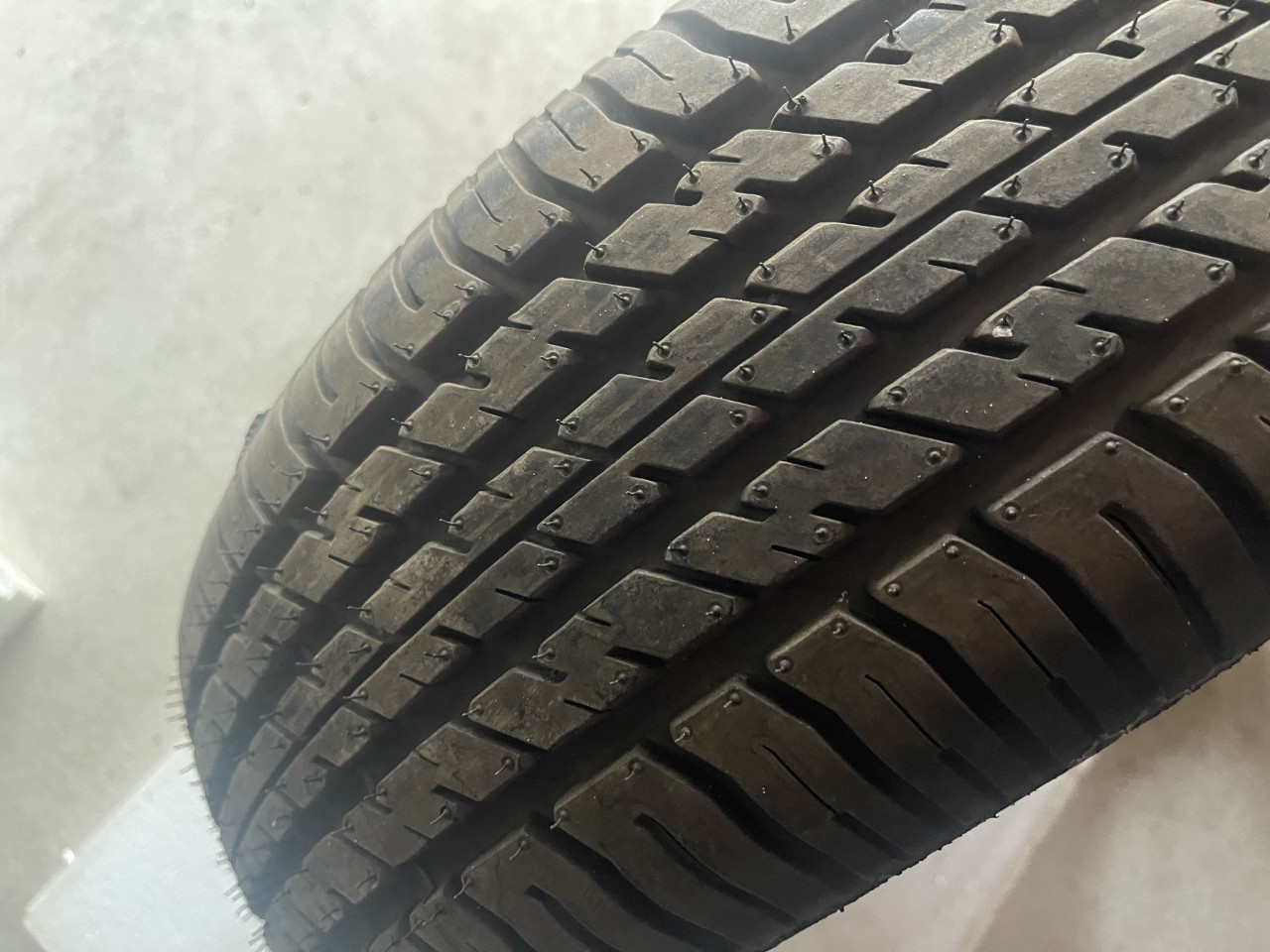 Guma 185/60 R14 UNIROYAL iz Njemacke NOVO! - Gume za automobile - OLX.ba