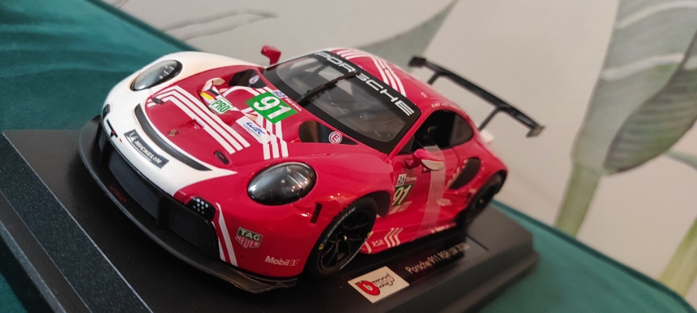 Maketa autić auto igracka 24h LM Porsche 911 RSR LM 2020 1:24 - Autići ...