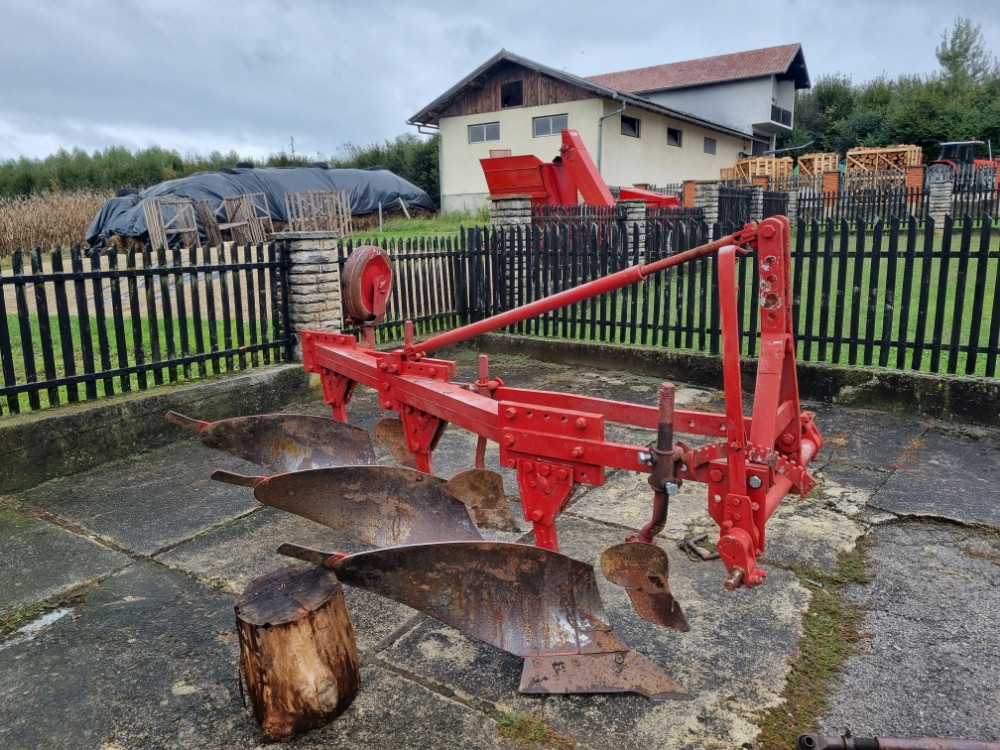 Plug tri brazde krone - Plugovi - OLX.ba