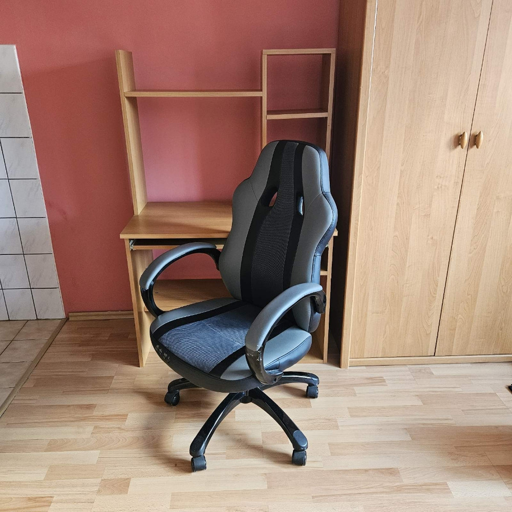 Stolica JYSK, sto za kompjuter/vitrina - Fotelje/Stolice - OLX.ba