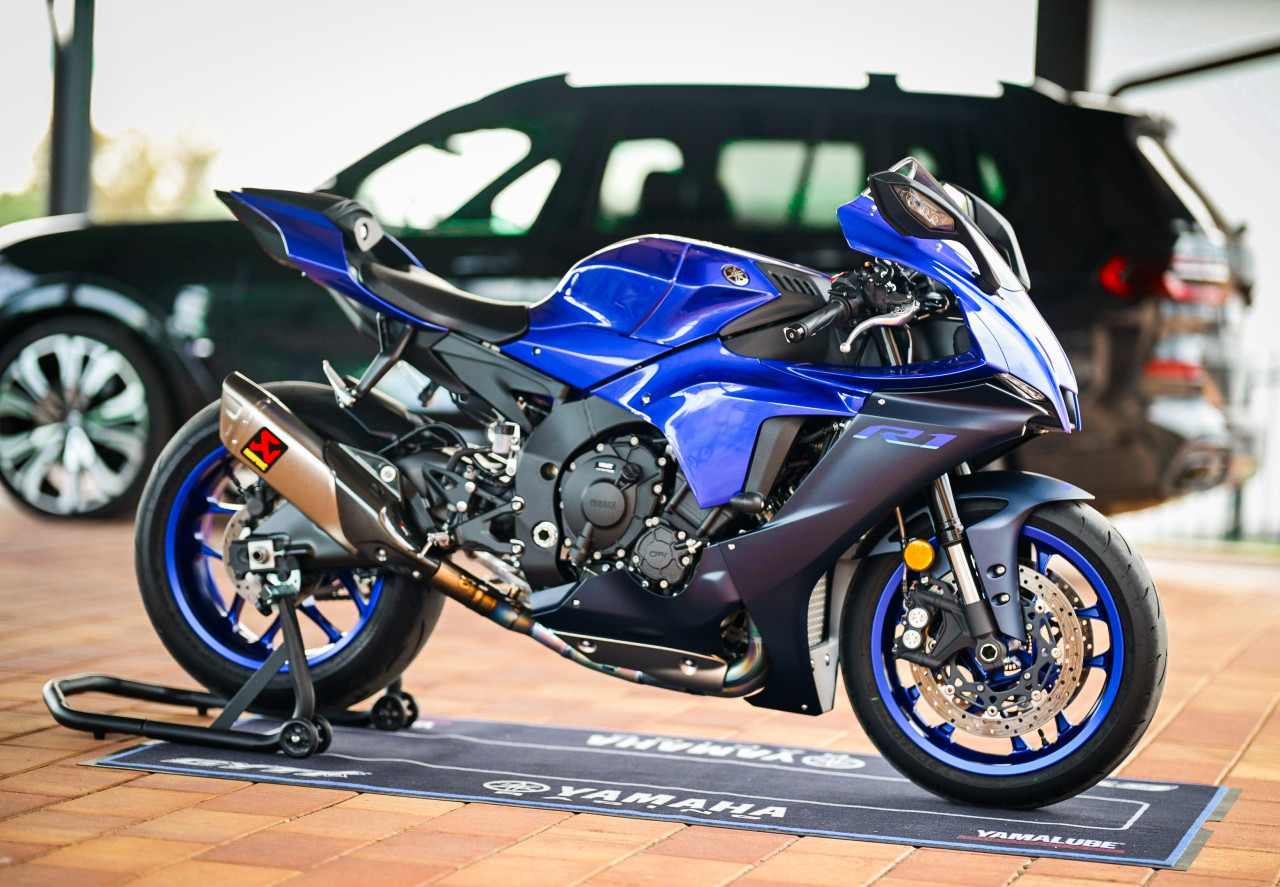 Yamaha YZF-R1 FULL TITANIUM AKRAPOVIČ - Motocikli - OLX.ba