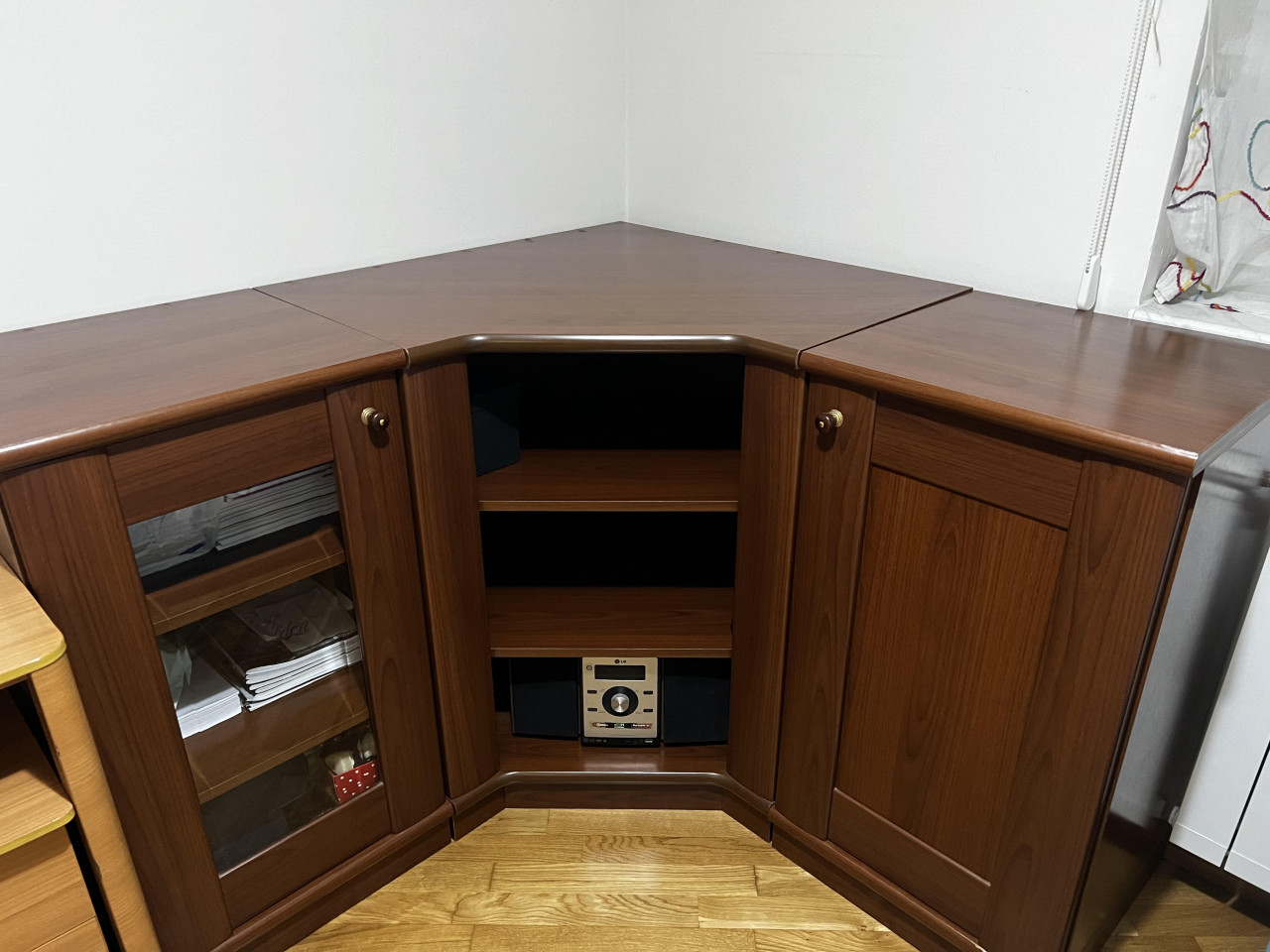 Alples ugaona komoda - Komode/Vitrine - OLX.ba