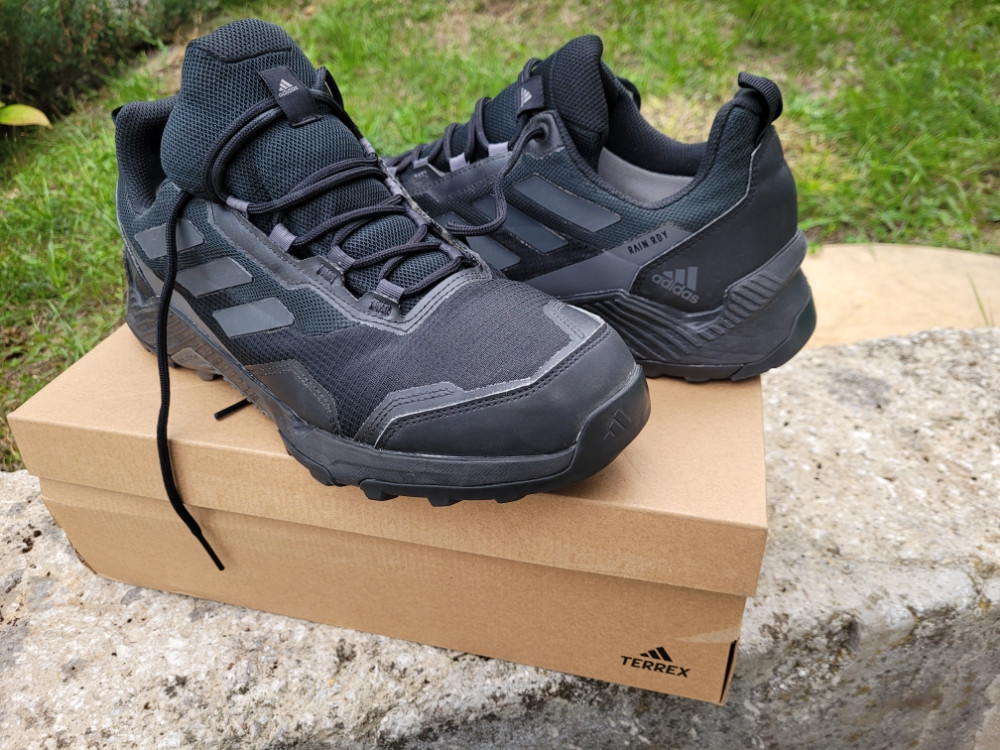 Adidas TRAXION br44 - Tene/Patike za muškarce - OLX.ba