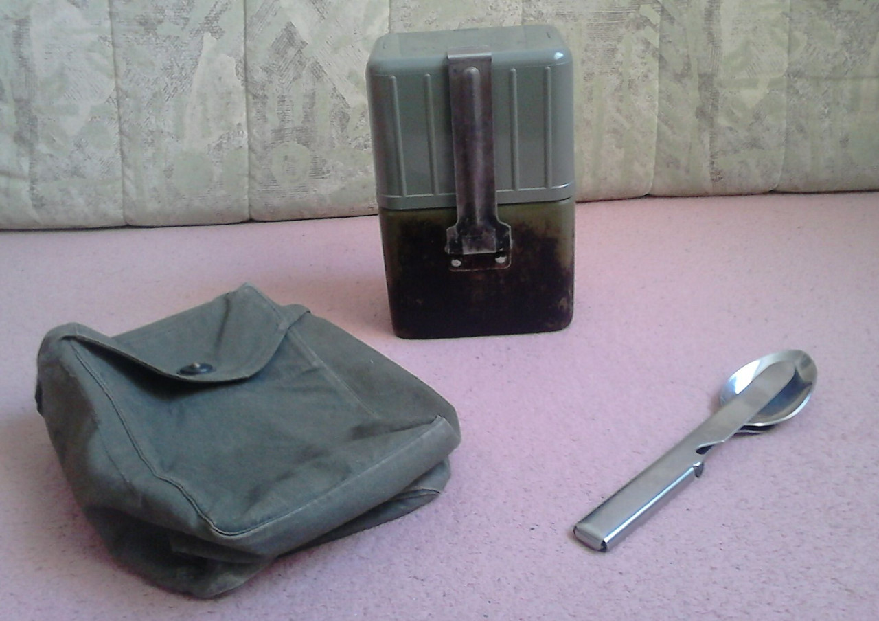 JNA Pribor za jelo MANJIRKA/MANJERKA - Oprema za vojnike - OLX.ba