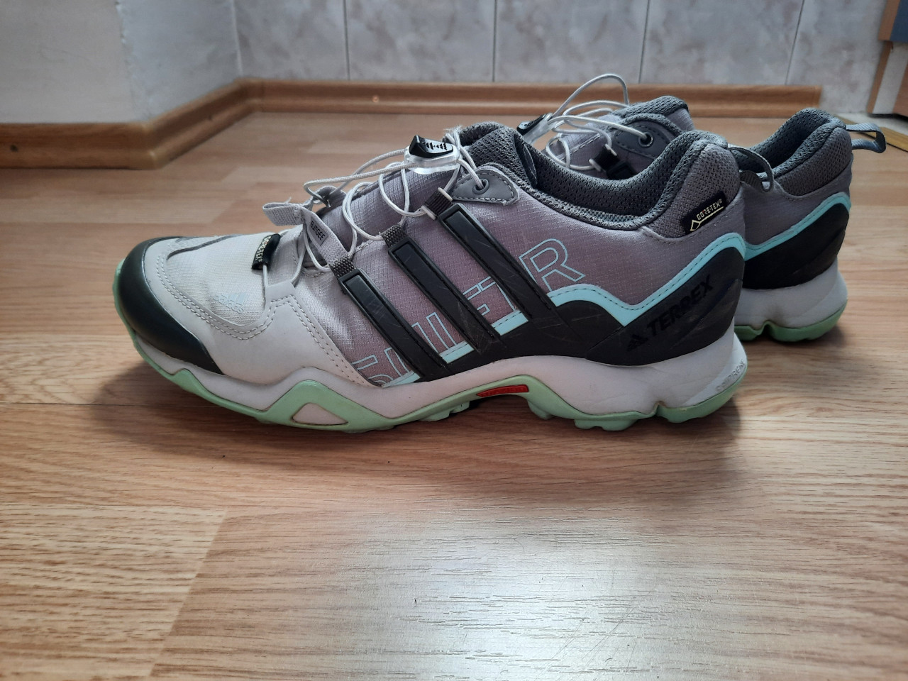 ADIDAS TERREX 40 BROJ GORETEX - Tene/Patike za muškarce - OLX.ba