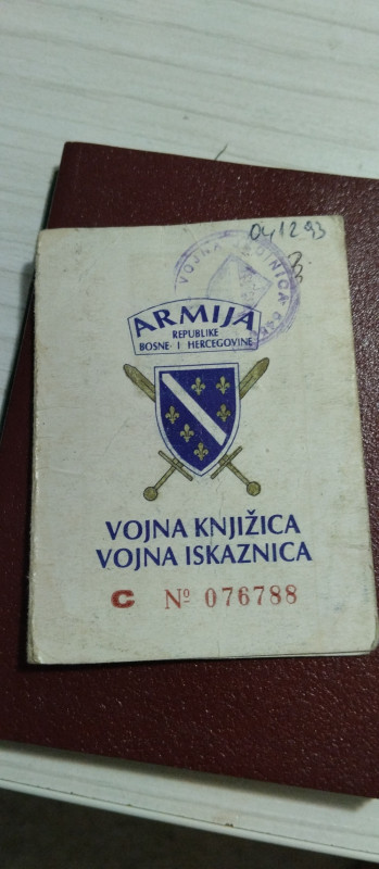 LOT Armija BiH Stari SFRJ pasoš i JNA vojna knjizica - Pisma dokumenti ...