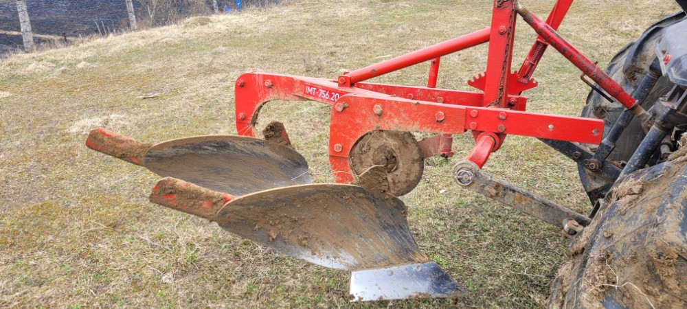 Plugovi IMT 756 - Plugovi - OLX.ba