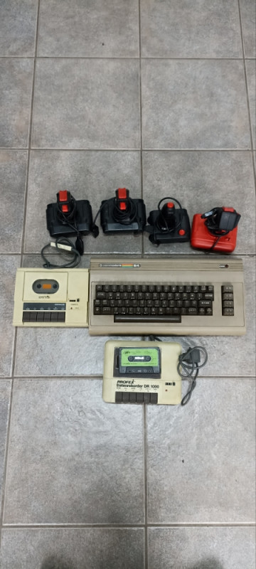 Nitendo super,Commodore 64 - Konzole - OLX.ba