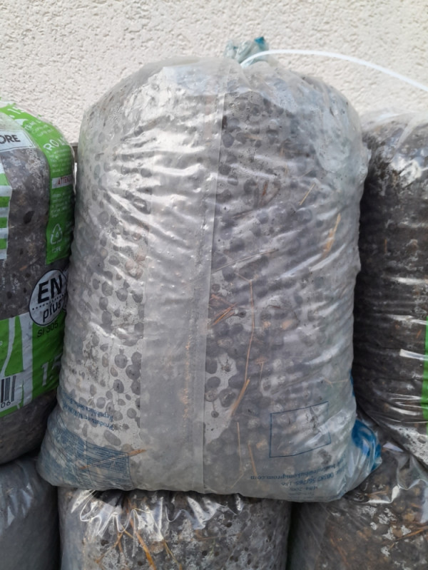 Ovciji stajnjak brabonjak - Zemlja i gnojivo za vrt - OLX.ba