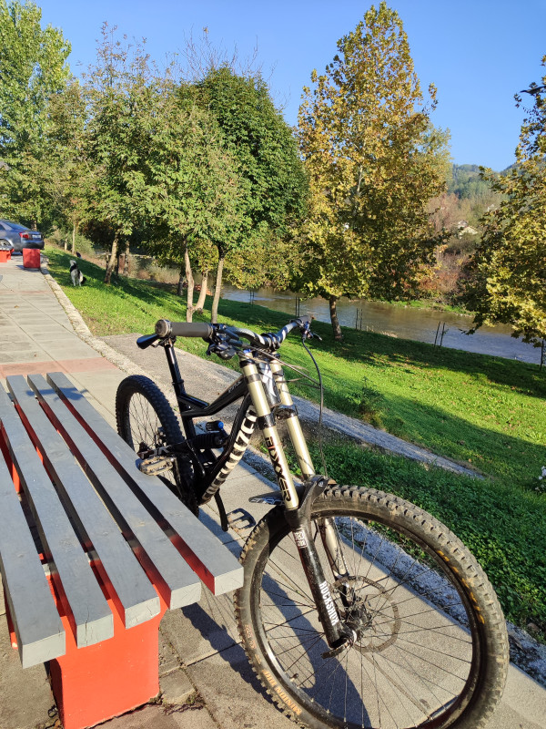 Downhill Specialized Status 2 - Bicikli - OLX.ba