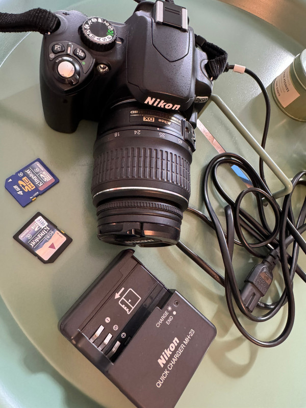 Nikon D60 sa 18-55mm+punjac+ baterija - Digitalni fotoaparati - OLX.ba