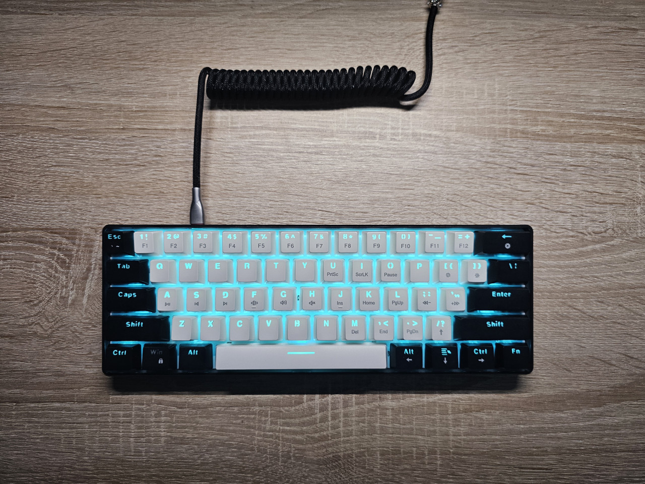 Custom mehanicka gaming tastatura 60% taktilna - Tastature - OLX.ba