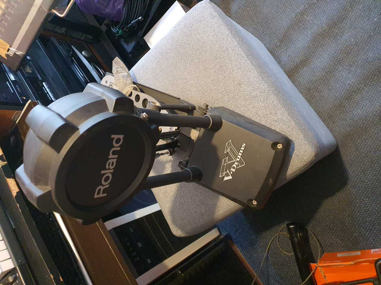 ROLAND KD-9 Kick Pad DRUM KIK PAD BUBANJ - Bubnjevi (komplet) - OLX.ba