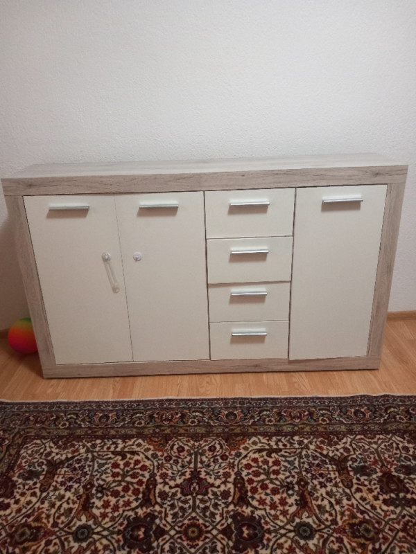 Prodajem Komodu - Komode/Vitrine - OLX.ba