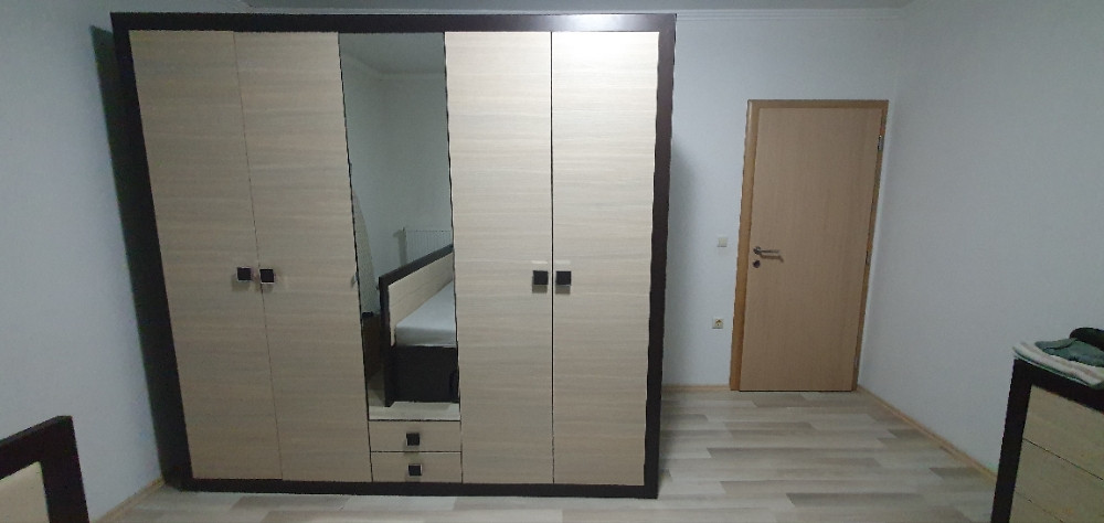 spavaća soba, krevet, ormar i dvije natkase - Ormari/Plakari - OLX.ba