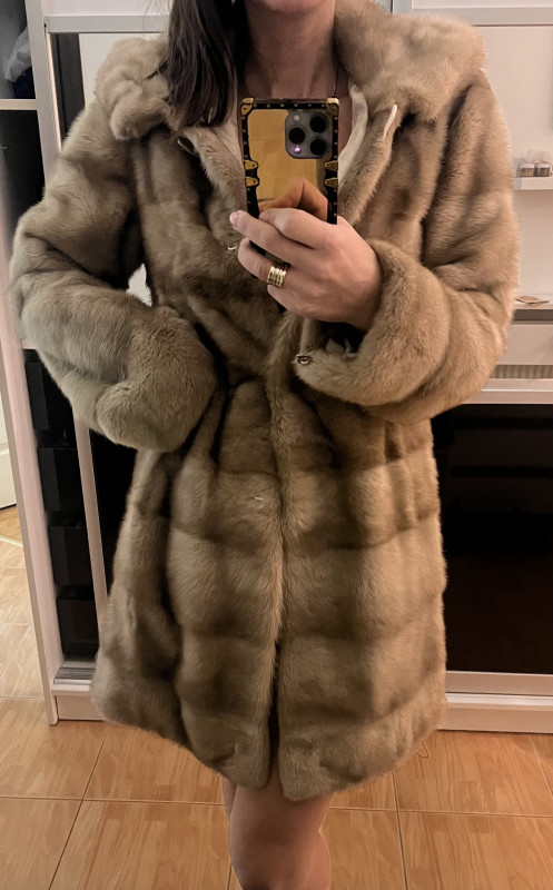 bunda od nerca nova plaćena 7000km - Jakne kaputi i mantili za žene - OLX.ba