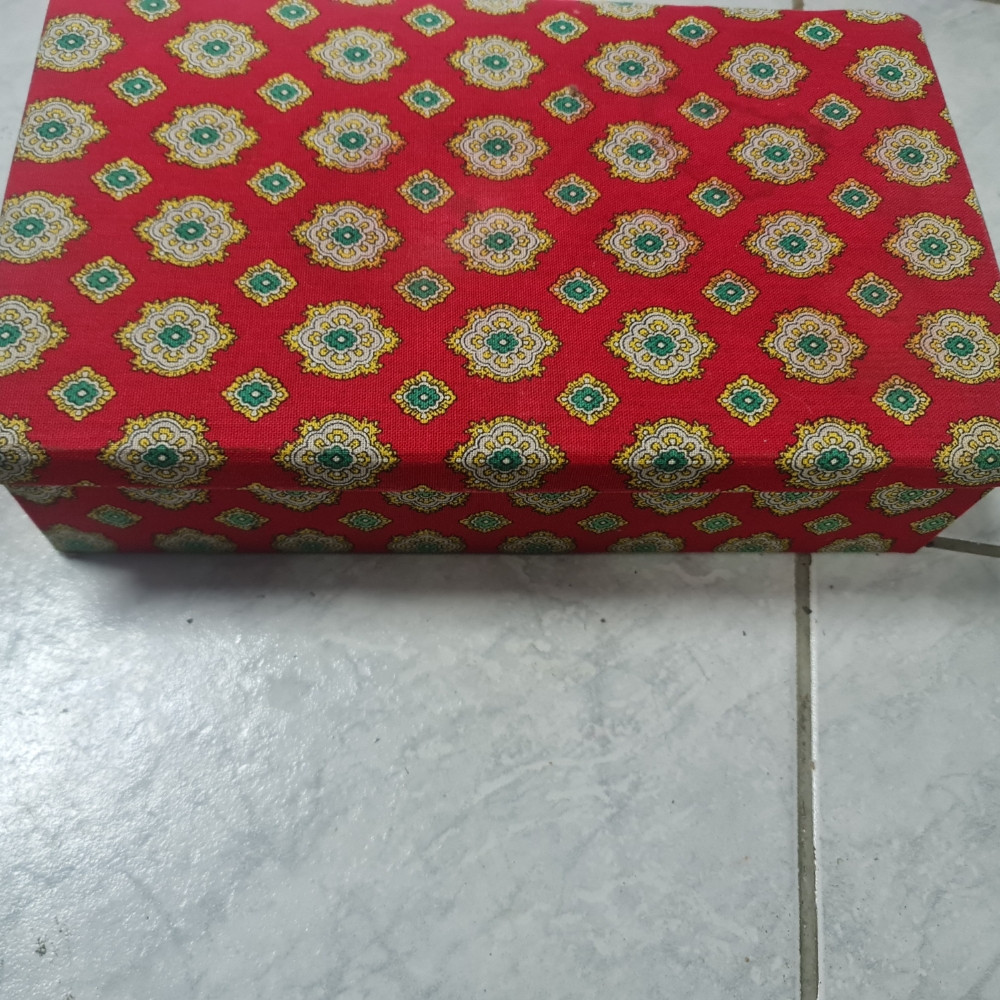 KUTIJA ZA NAKIT - Kutije za satove i nakit - OLX.ba