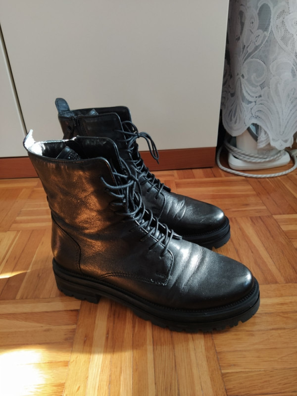 Crne MJUS gležnjače - Cipele i Gležnjače za žene - OLX.ba