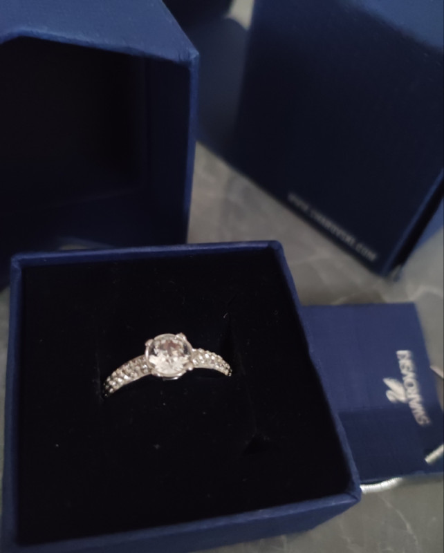 Swarovski prsten - Prstenje - OLX.ba