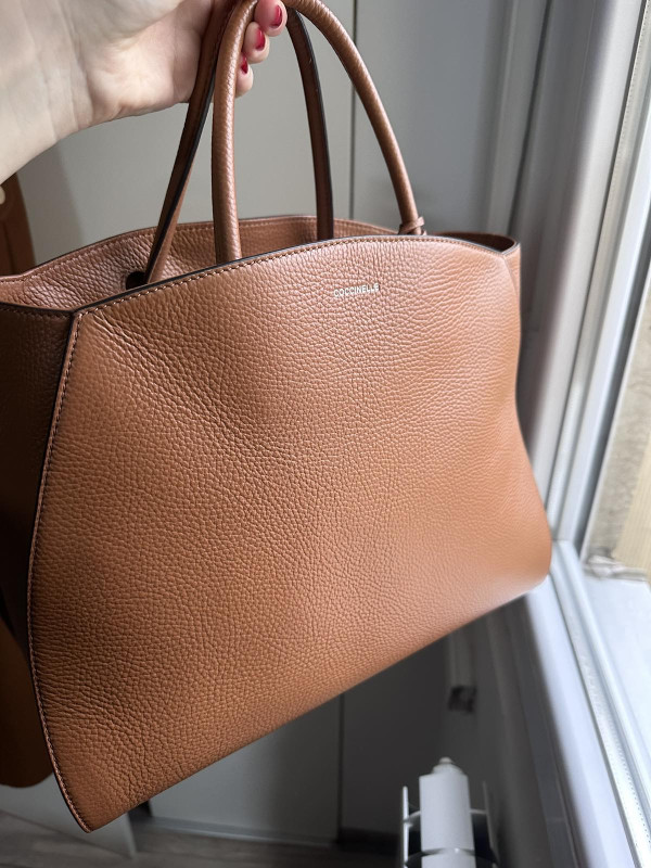 Coccinelle tasna - Torbe i ruksaci za žene - OLX.ba