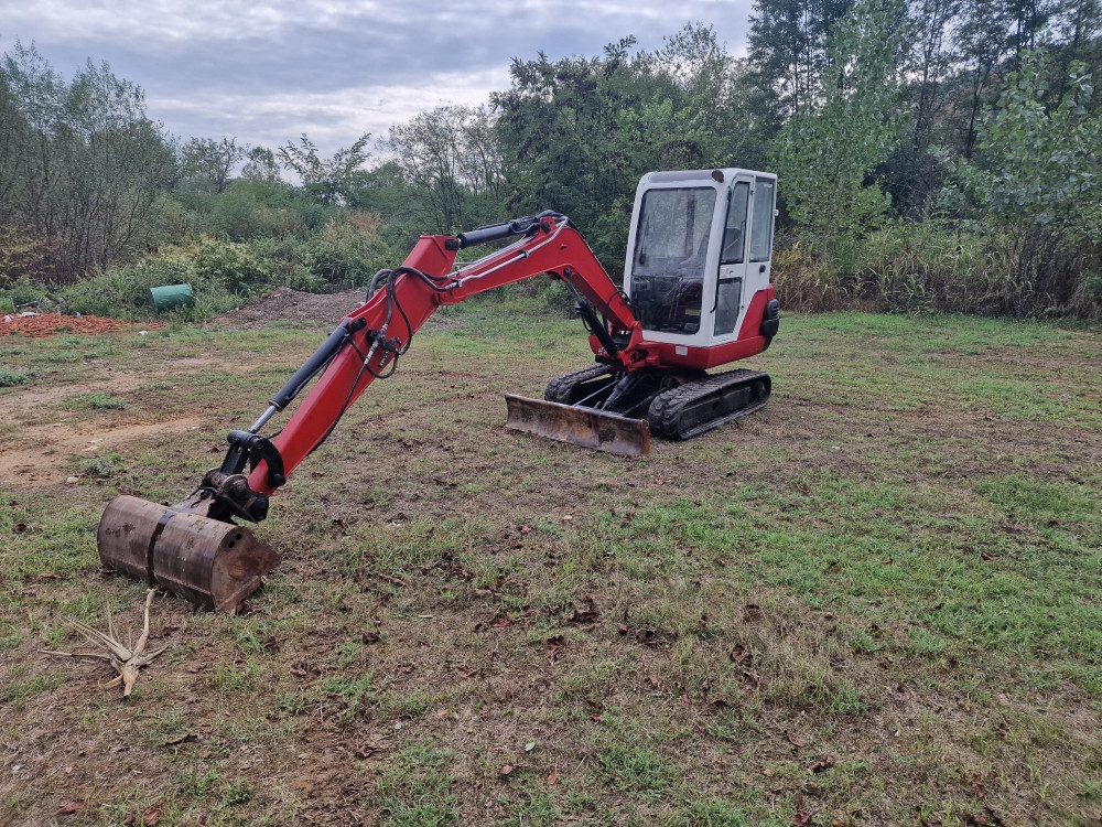 Mini bager Hitachi ex 35. .Kubota - Bageri - OLX.ba
