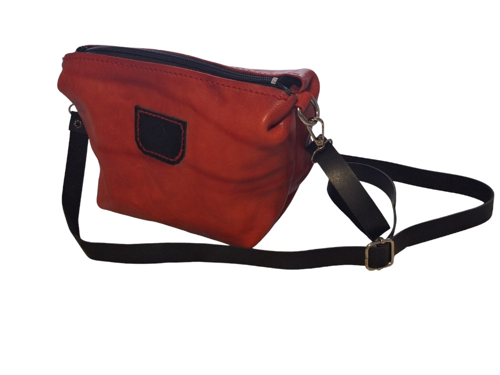 Ženska kožna torbica - Torbe i ruksaci za žene - OLX.ba