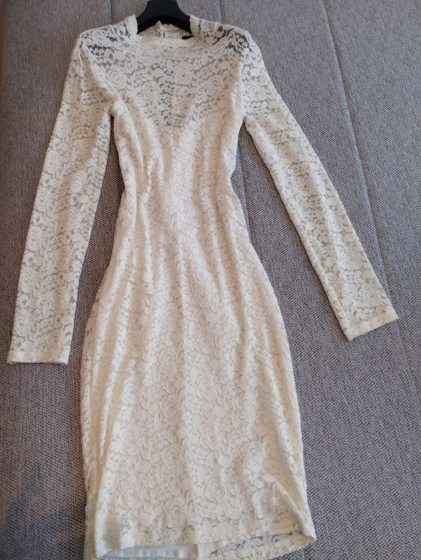 POVOLJNO PREDIVNA Ženska haljina Guess NOVA - Haljine za žene - OLX.ba