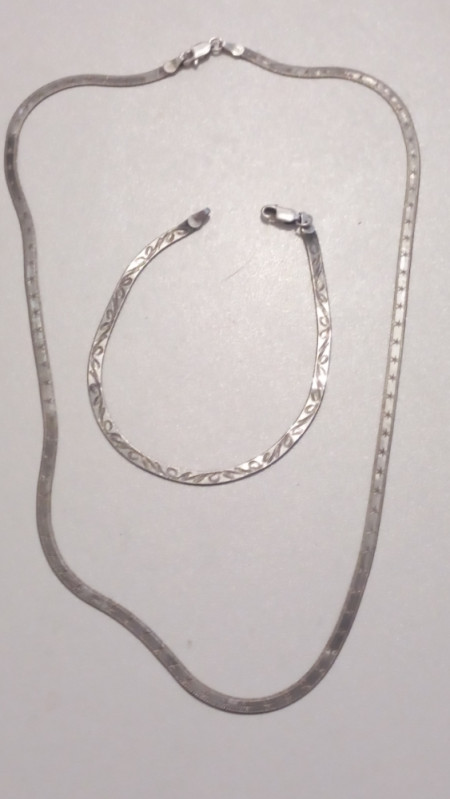 Srebreni set... - Lančići i Ogrlice - OLX.ba