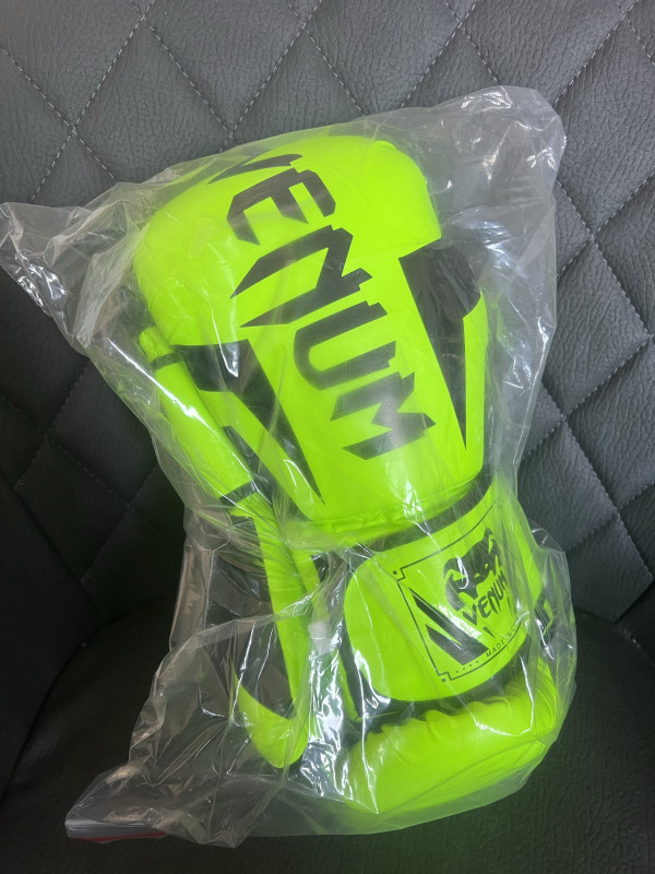 Venum rukavice za boks kikboks mma 10oz - Borilačke rukavice - OLX.ba