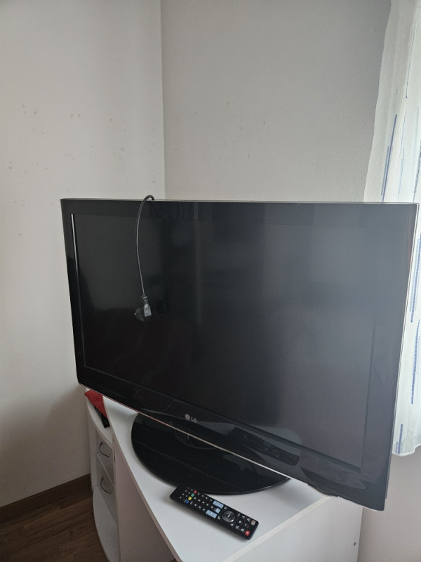 LG plazma TV LCD TV 37LD420 - Televizori TV - OLX.ba