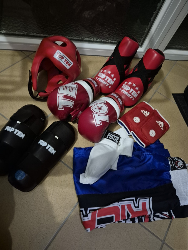 Kickbox oprema - Borilačke rukavice - OLX.ba