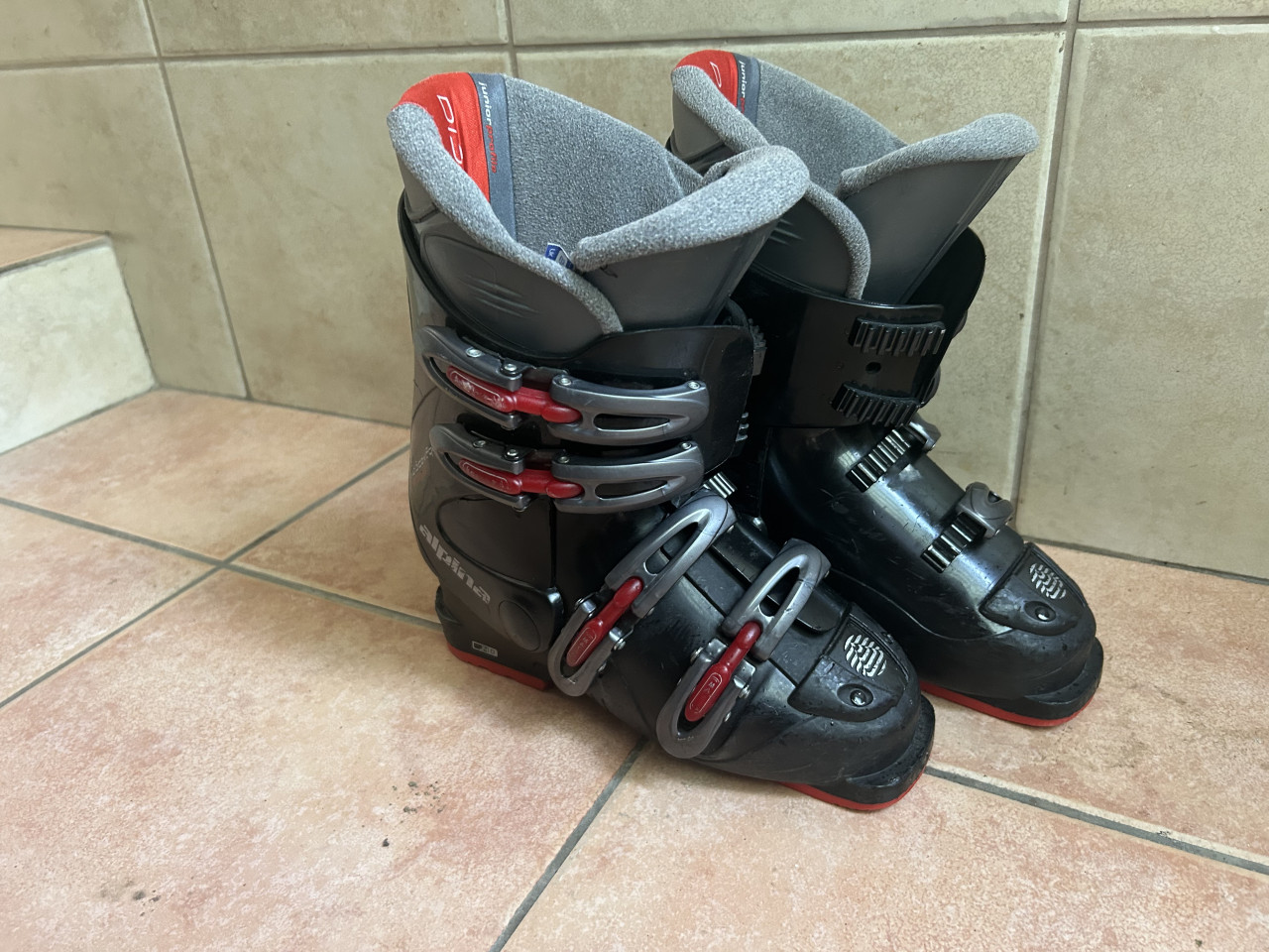 PANCERICE 34, 37 - Ski pancerice - OLX.ba