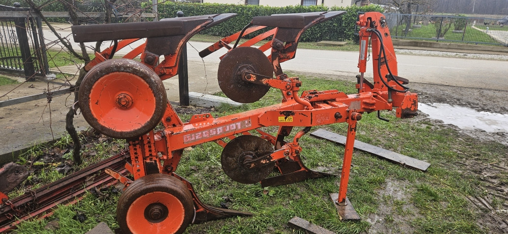 Plug plugovi obrtači obrtač Landsberg 14cola zetor imt same fiat - Plugovi - OLX.ba