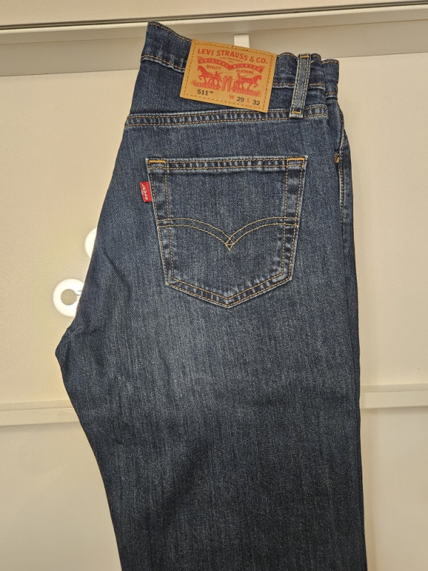 Muške farmerice levis 511 skoro nove - Pantalone/hlače za muškarce - OLX.ba