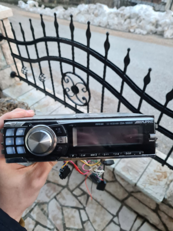 Alpine CDA-9886R - CD/DVD/MC/Radio player za automobile - OLX.ba