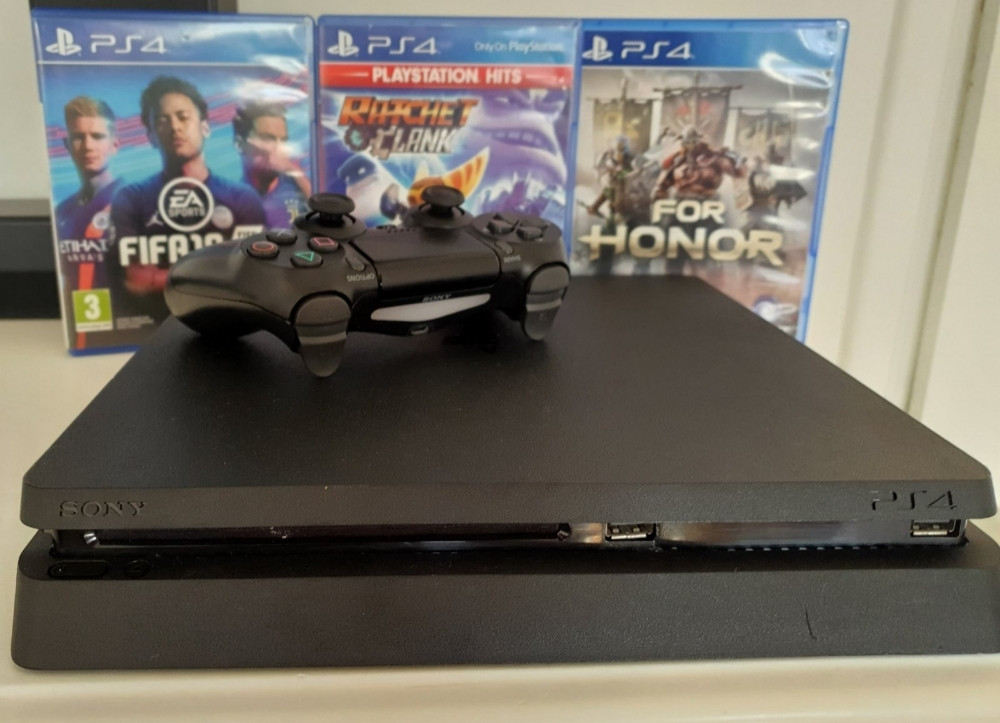 Playstation 4 slim 1TB, PS4, PS 4 + Joy + 3 igre - Konzole - OLX.ba