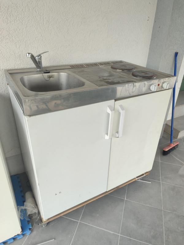 Mini kuhinja AGE sudoper, frižider, ploče - Kuhinjski elementi - OLX.ba