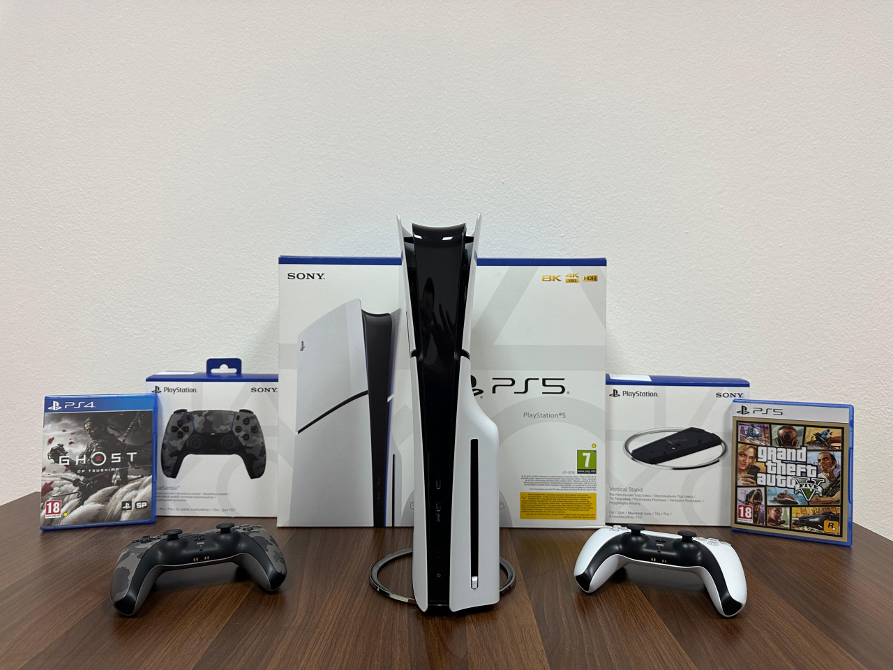 Playstation 5 Slim PS5 PS 5 1TB konzola sa dva kontrolera - Konzole ...