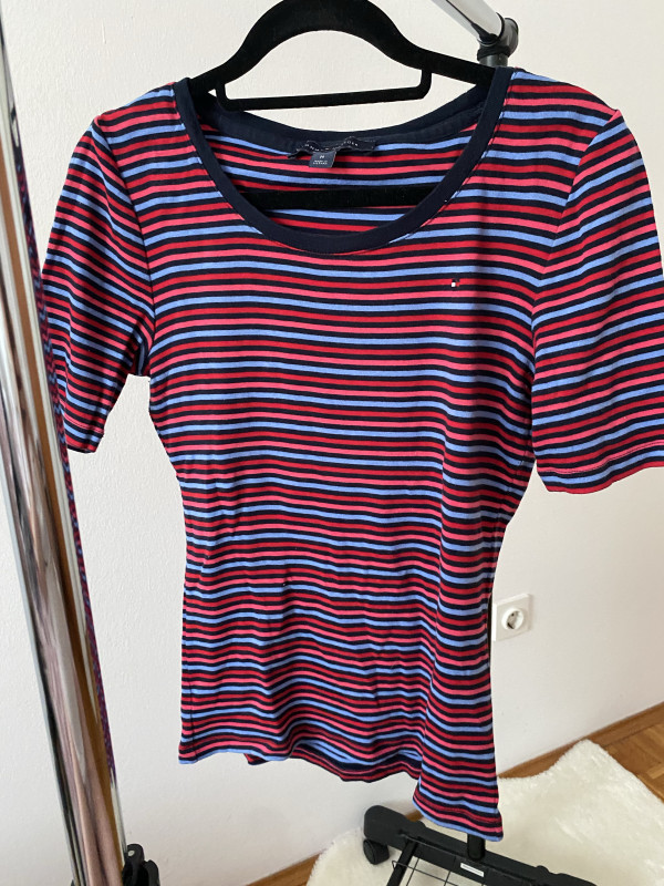 Tommy Hilfiger majica na pruge - Majice i košulje za žene - OLX.ba