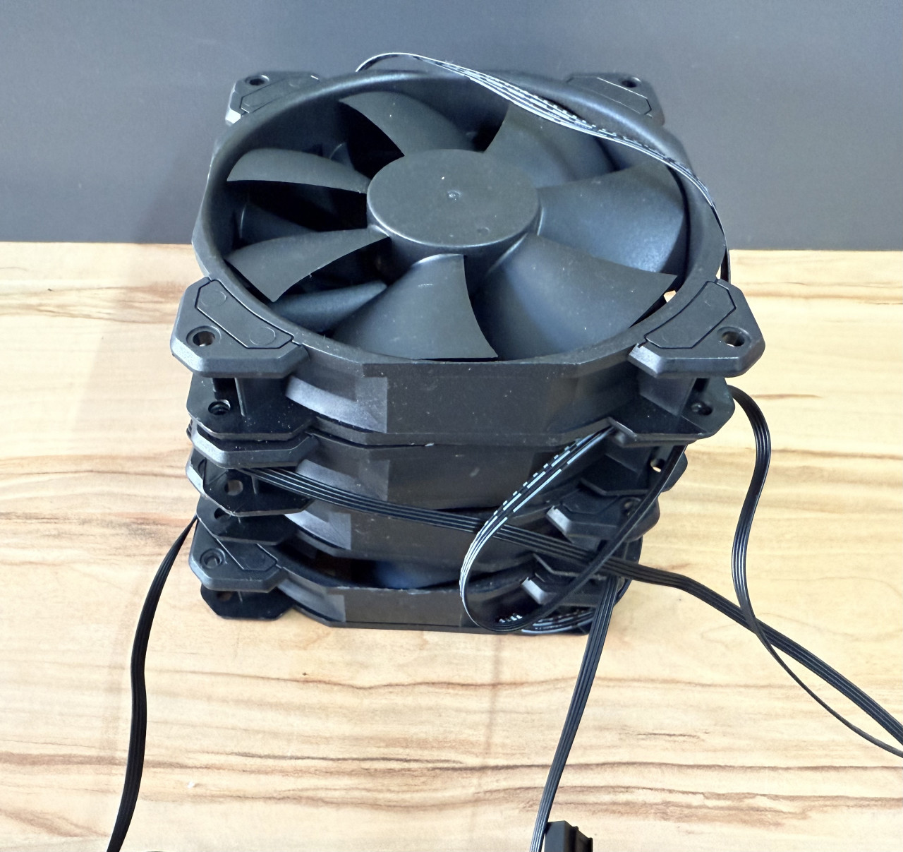 Ventilator kuler CORSAIR 120m - Cooleri - OLX.ba