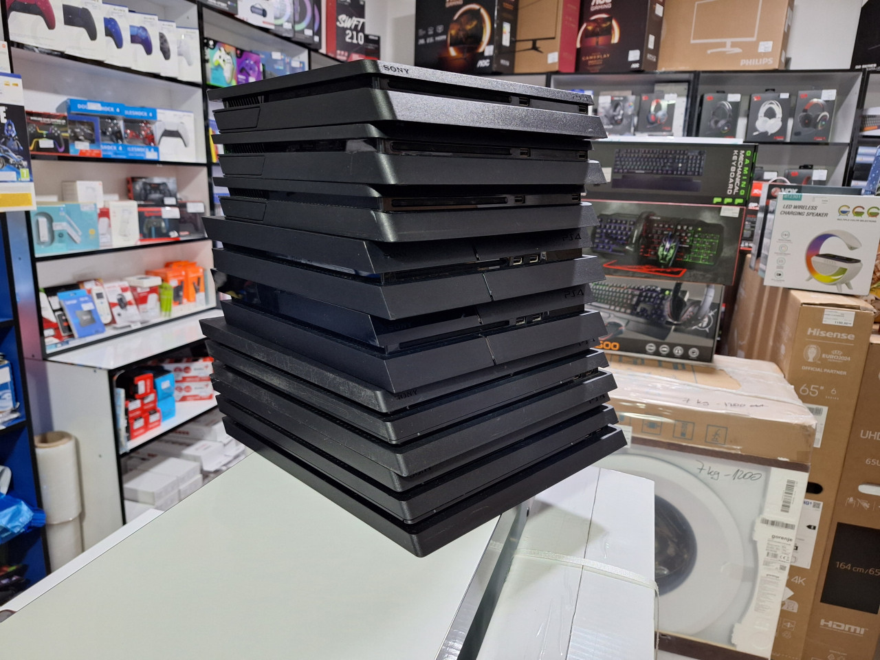 PS4 / Playstation Sony PS4 FAT / Slim / Pro - Konzole - OLX.ba