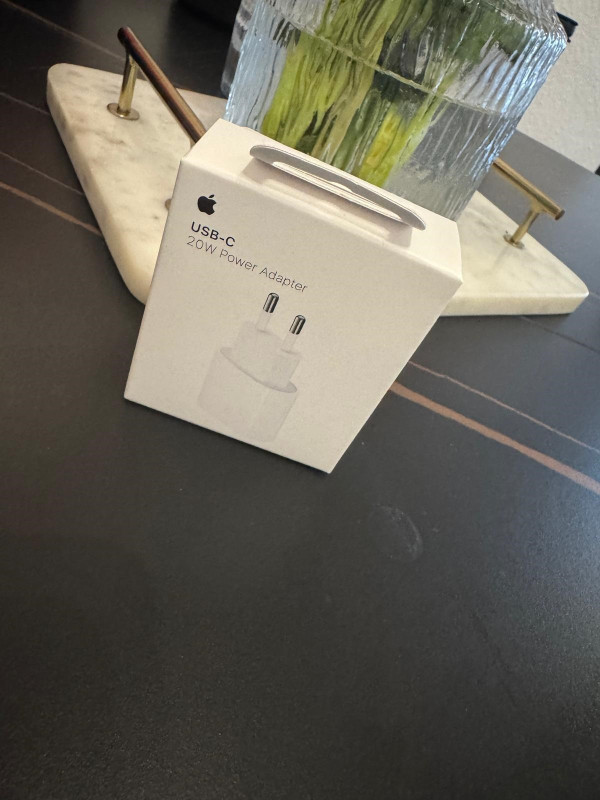 Original iPhone punjac 20W 16 15 14 13 12 Apple adapter - Punjači za ...