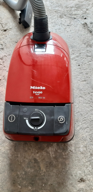 Usisivac za kuce miele - Usisivači - OLX.ba