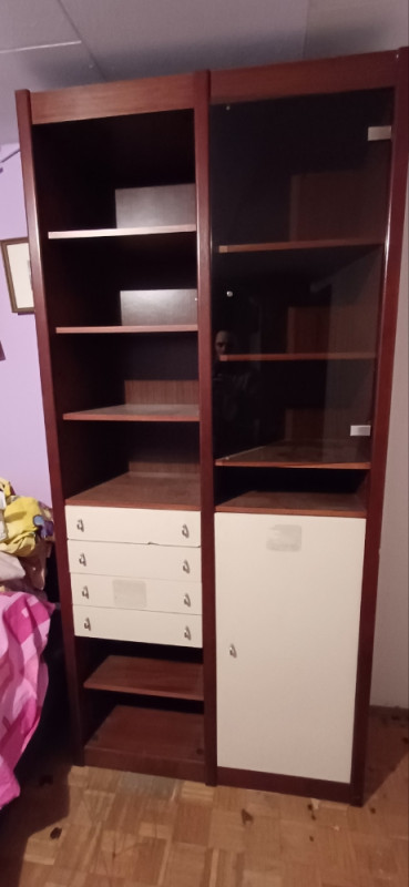 Ormar sa policama - Komode/Vitrine - OLX.ba