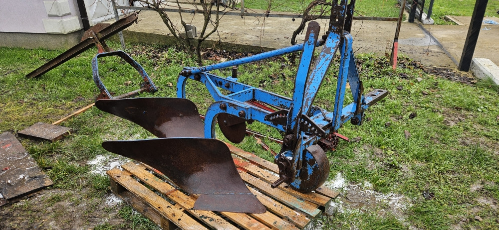 Plug plugovi IMT OLT vocarski kao nov - Plugovi - OLX.ba