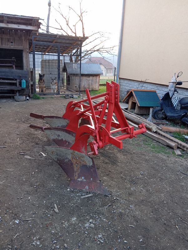 Plug trobrazni 14 coli leopard - Plugovi - OLX.ba