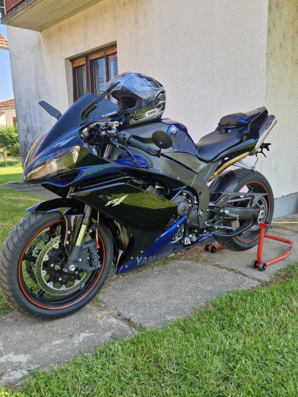 Yamaha r1 rn19,tek uvezen iz ch - Motocikli - OLX.ba