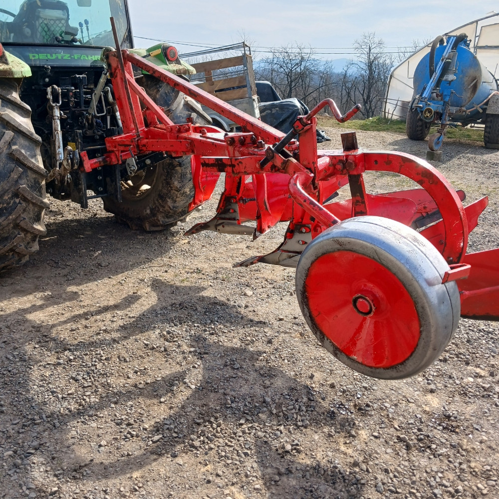 Plug Vogel noot tri brazde 14' i 16' - Plugovi - OLX.ba