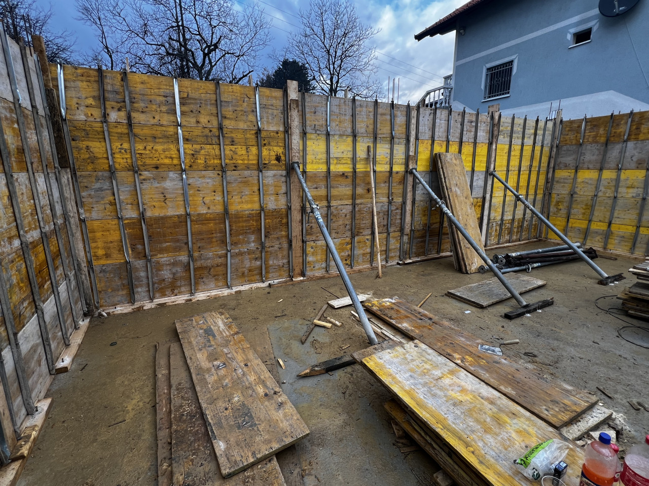 Potporni zidovi, betonski zid, cokle, cokla, betonske ograde - Betonski ...