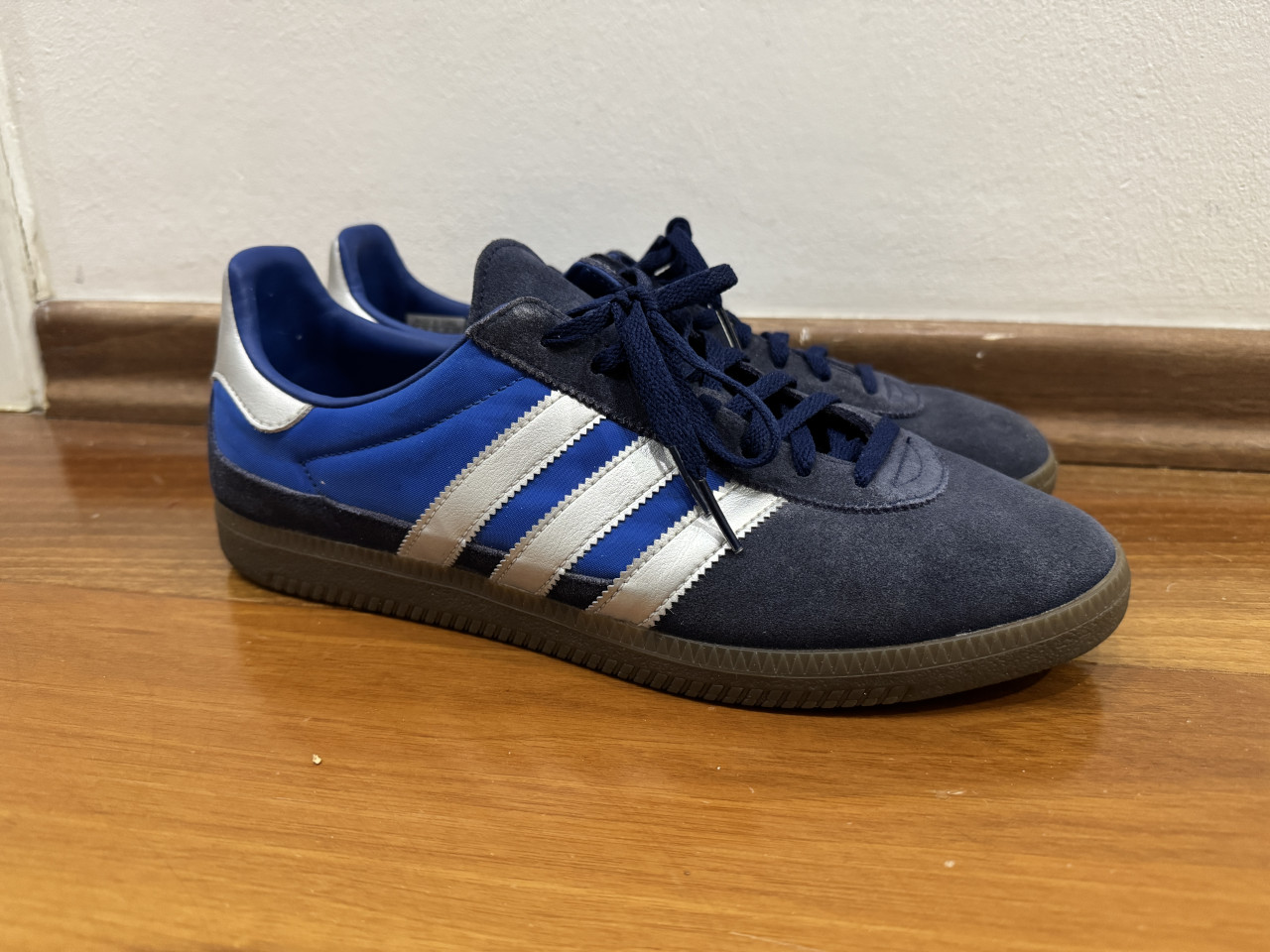 Adidas Universal patike - Tene/Patike za muškarce - OLX.ba